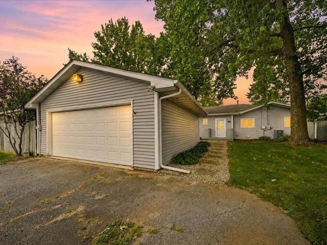 26 S Fish Lake St, Valparaiso, IN 46385