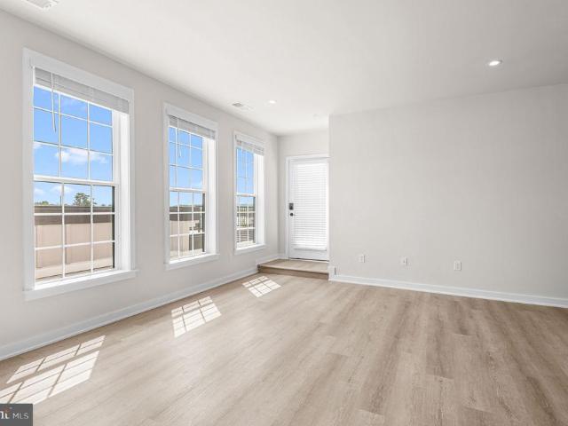 26 S York Road # 409
