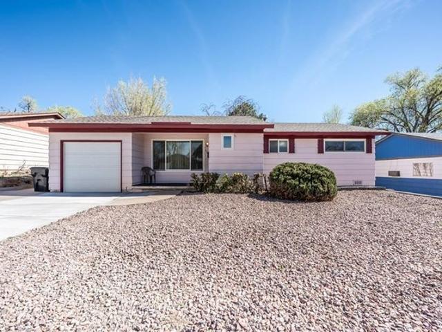 26 Scotland Rd, Pueblo, CO 81001