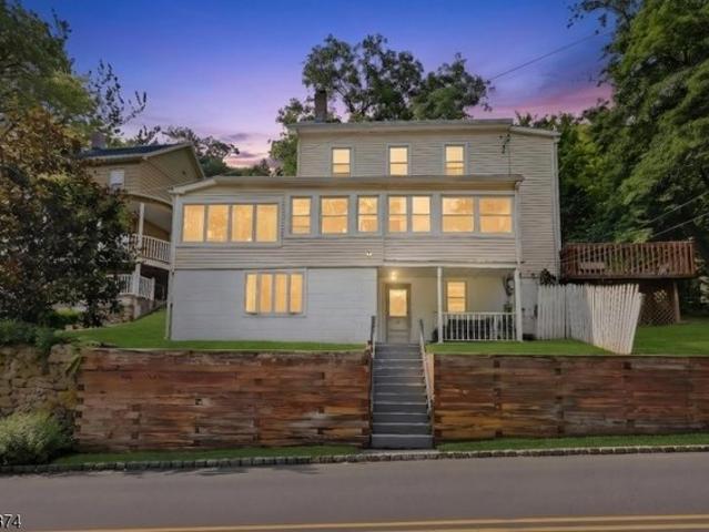 26 Sanatorium Rd, Glen Gardner, NJ 08826