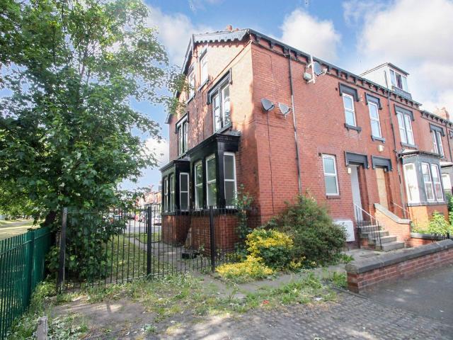 26 Sefton Avenue, Beeston, Leeds LS11, 1 bed flat to rent, £700 pcm | PrimeLocation