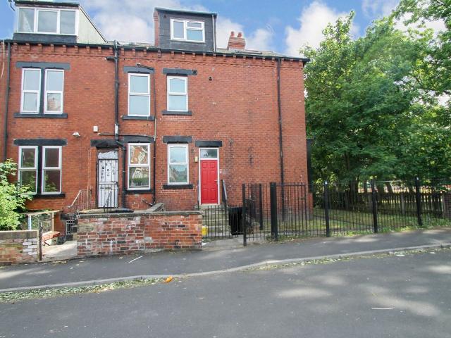 26 Sefton Avenue, Beeston, Leeds LS11, 1 bed property to rent, £700 pcm | PrimeLocation