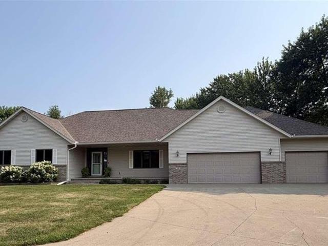 26 Shannon Ct, North Mankato, MN 56003