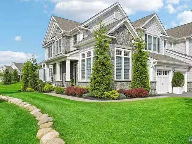 26 Silver Rock Way, Franklin Lakes, NJ 07417