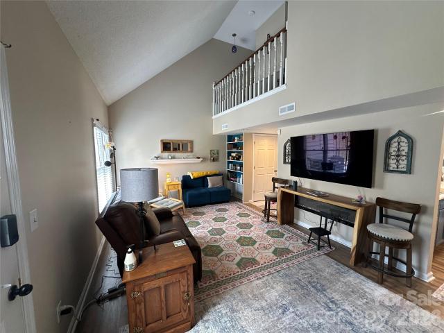 26 Sleepy Hollow Ln, Swannanoa, NC 28778 | MLS #4377