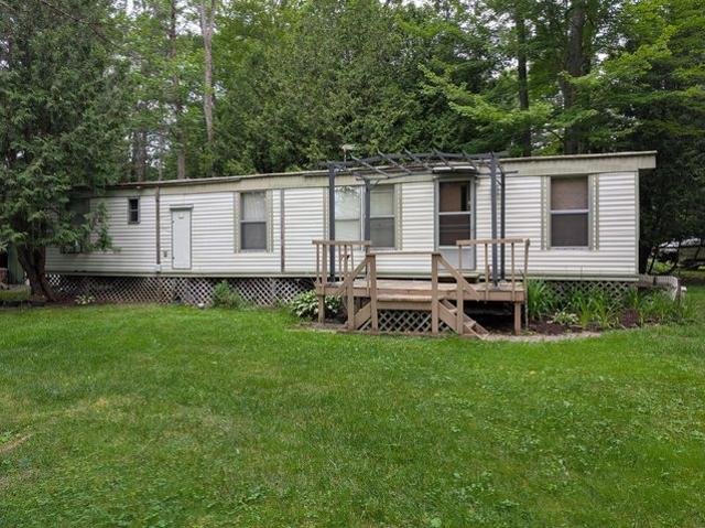 26 Spruce Ave, Willsboro, NY 12996
