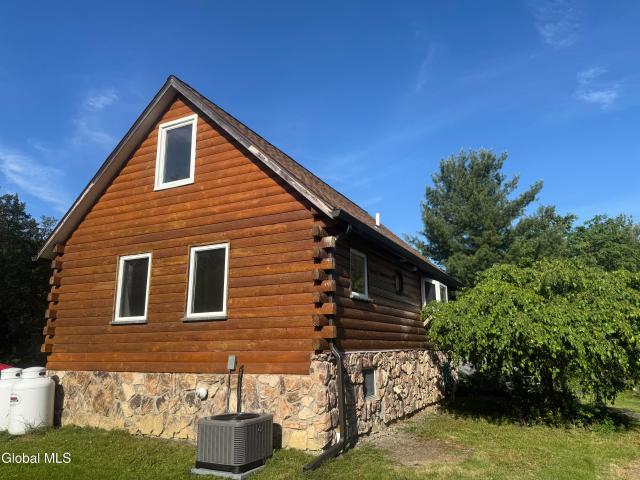 26 Squire Lane