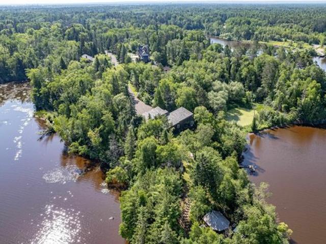 26 St Albans Rd, Superior, WI 54880