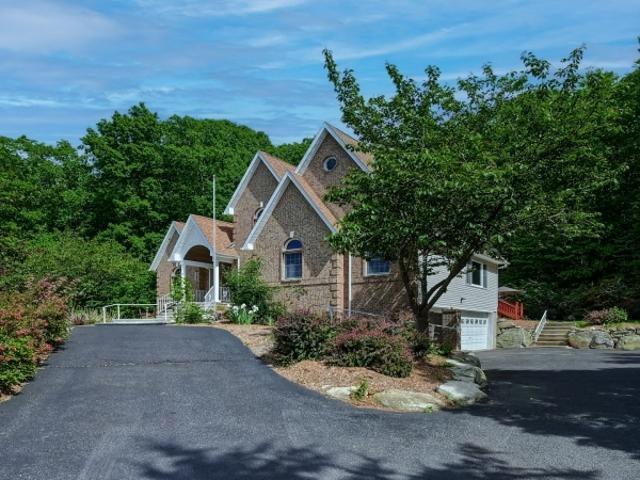 26 Stonehedge Dr