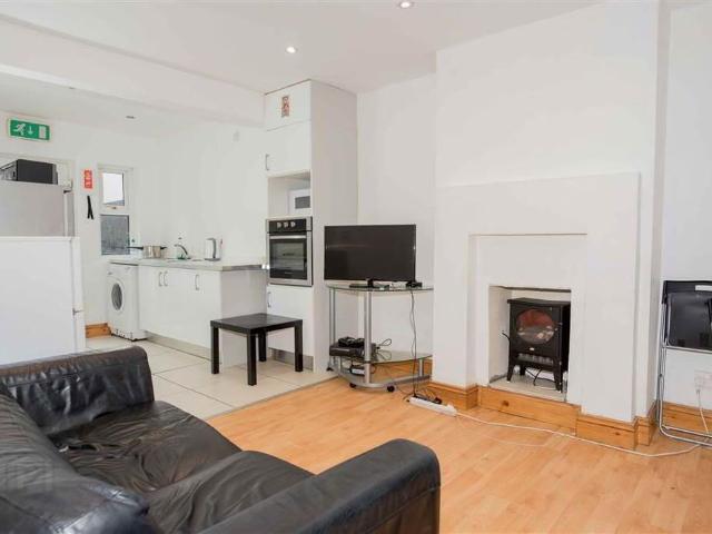 26 Stranmillis Park, Belfast, BT9 5AU