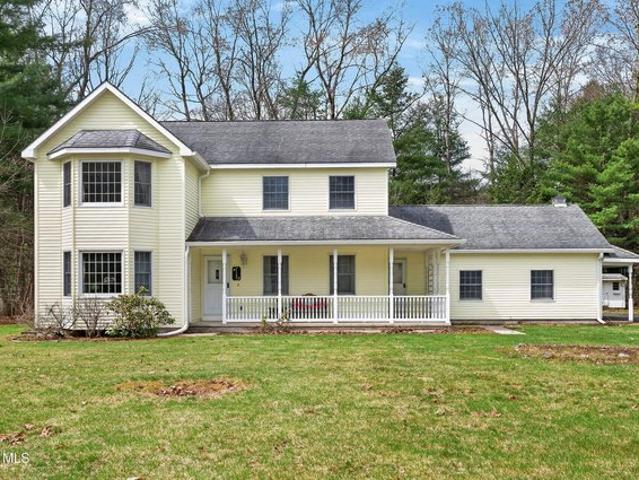 26 Sugar Pine Rd, Queensbury, NY 12804