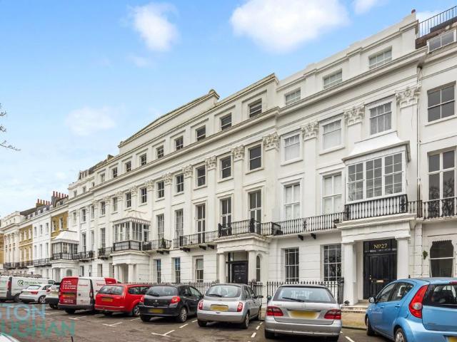 26 Sussex Square, East Sussex BN2 2 bed apartment to rent £1,950 pcm £450 pw