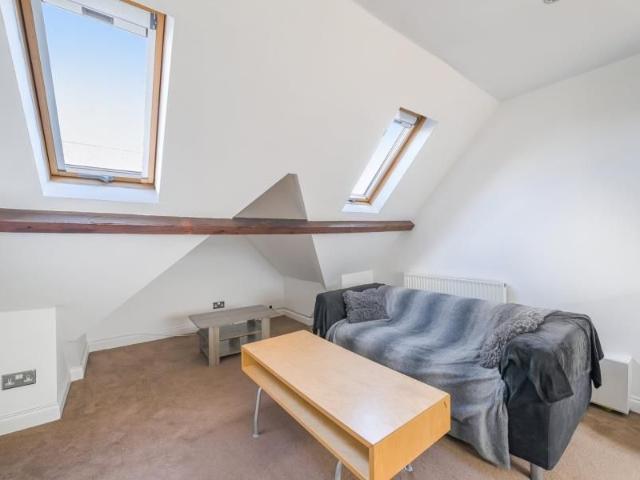 26A Station Approach, West Byfleet, Surrey, KT14