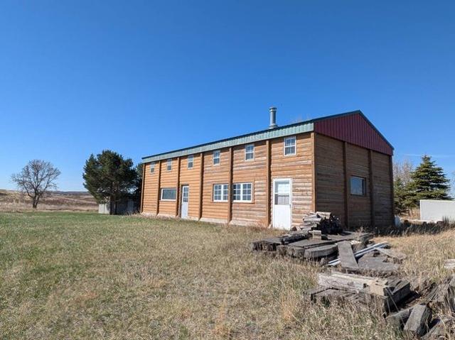 26th Ave NE, Rugby, ND 58368