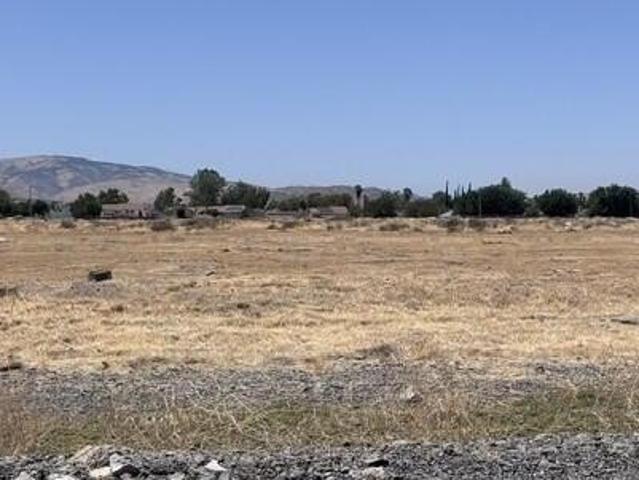 26th R12 Ave Ste Vic, Palmdale, CA 93550