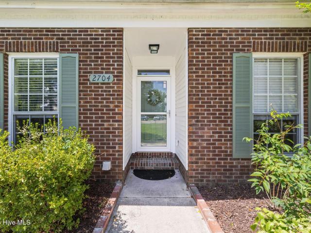 2704 Manor Court