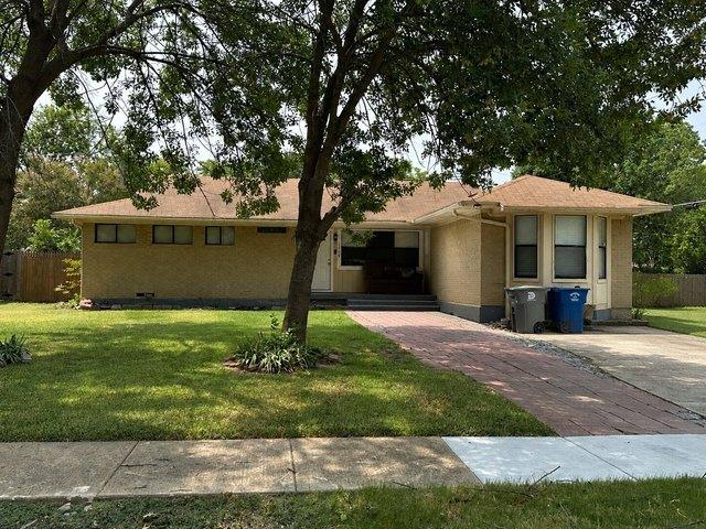 2704 Marbella Ln, Dallas, TX 75228