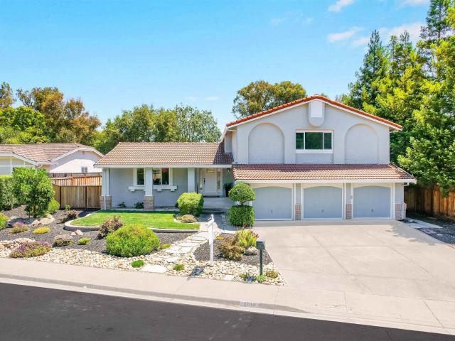 2704 Mohawk Cir