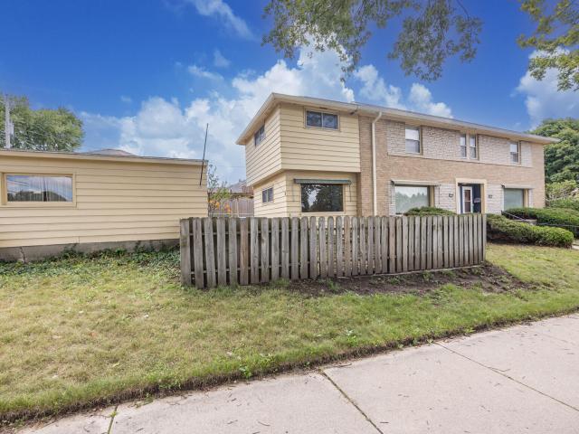 2704 N 84th St, Unit 2708