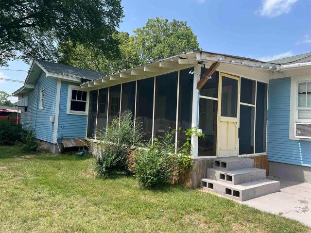 2704 N Highway 229