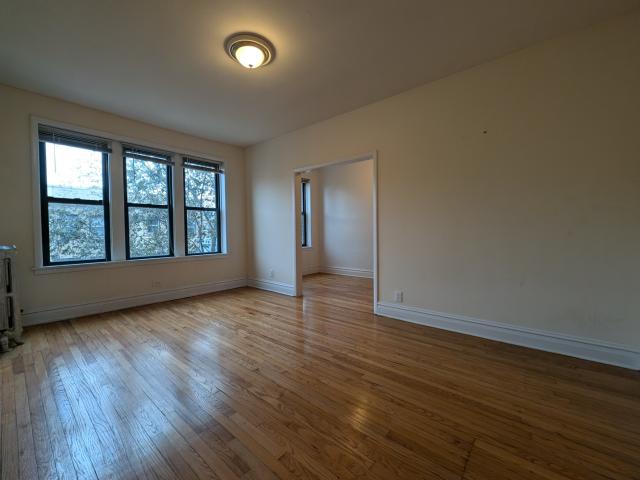 2704 N Sawyer Avenue # 315