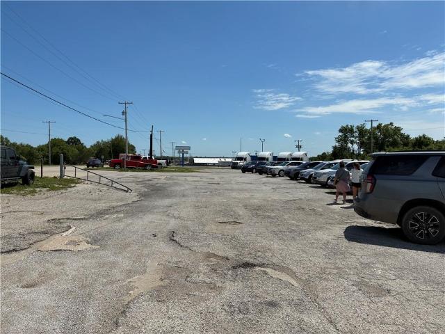 2704 N State Route 291 Highway