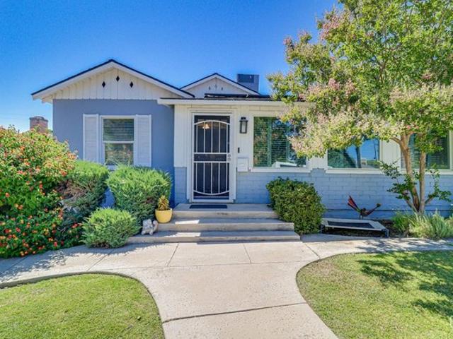 2704 Alturas Dr, Bakersfield, CA 93305