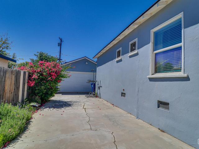2704 Alturas Drive