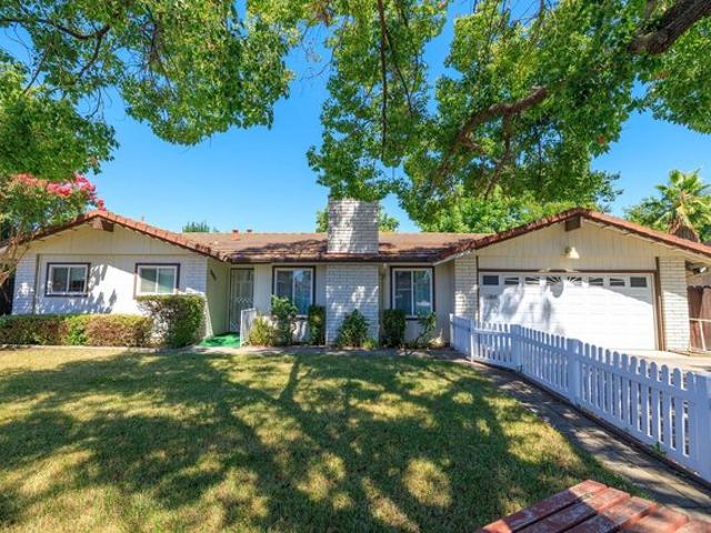 2704 Aston Ct, Modesto, CA 95355
