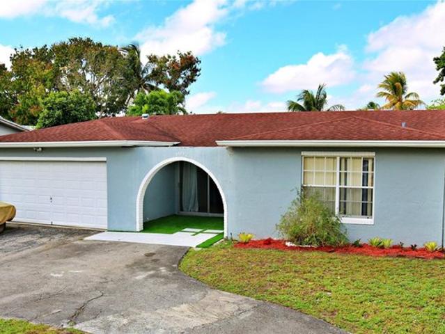 2704 Canal Rd, Miramar, FL 33025