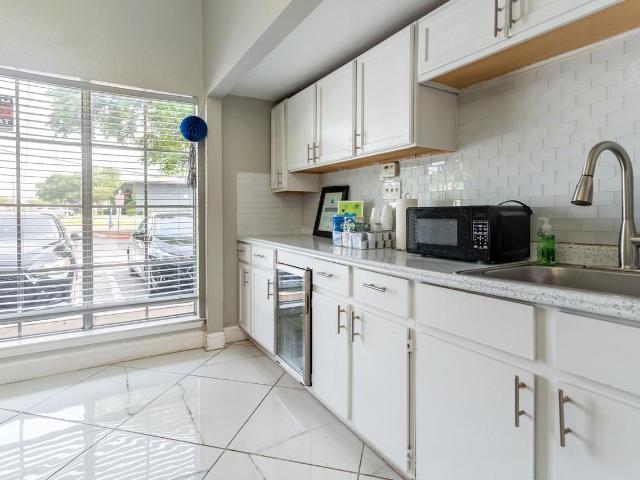 2704 CDMX 2 Bedroom Apartment for Rent at 2704 S Cockrell Hill Rd, Dallas, TX 75211