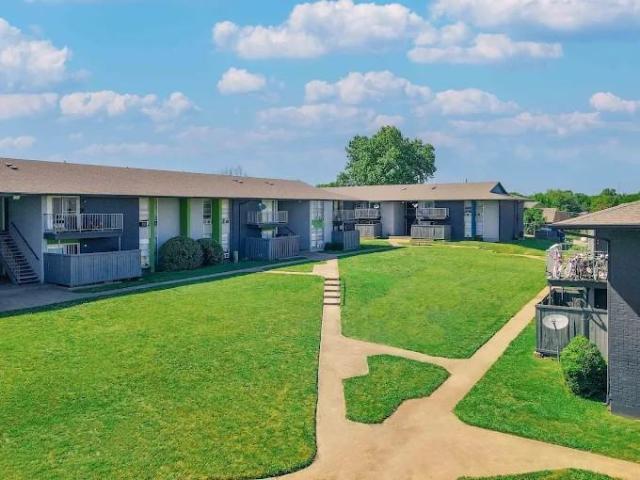 2704 CDMX 2 Bedroom Apartment for Rent at 2704 S Cockrell Hill Rd, Dallas, TX 75211