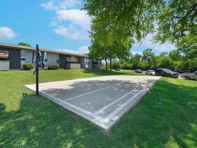 2704 CDMX Studio Apartment for Rent at 2704 S Cockrell Hill Rd, Dallas, TX 75211