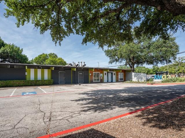 2704 CDMX Studio Apartment for Rent at 2704 S Cockrell Hill Rd, Dallas, TX 75211
