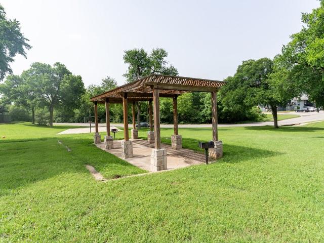 2704 CDMX Studio Apartment for Rent at 2704 S Cockrell Hill Rd, Dallas, TX 75211