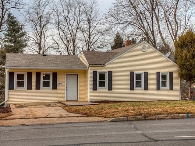 2704 Hubbell Ave, Des Moines, IA 50317