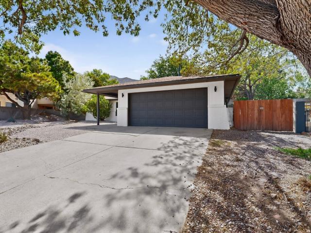 2704 Palo Alto Drive NE