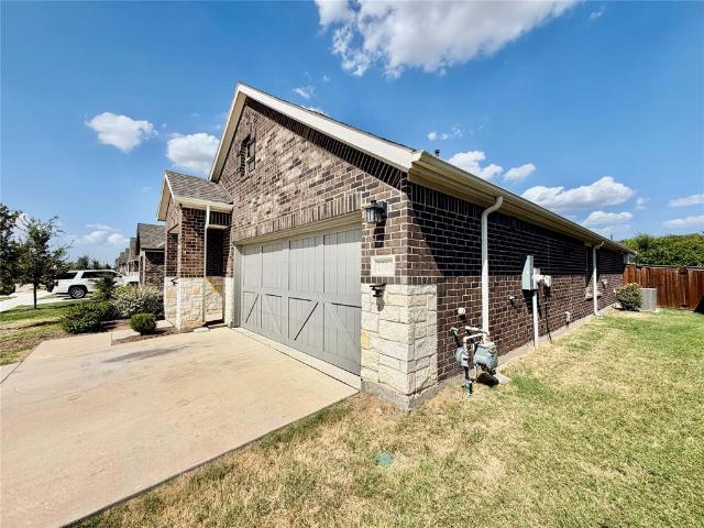 2704 Rambling Road