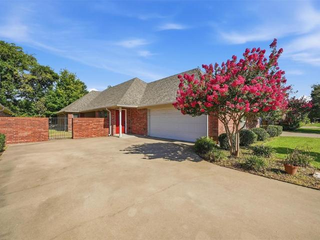 2704 Rex Cruse Drive