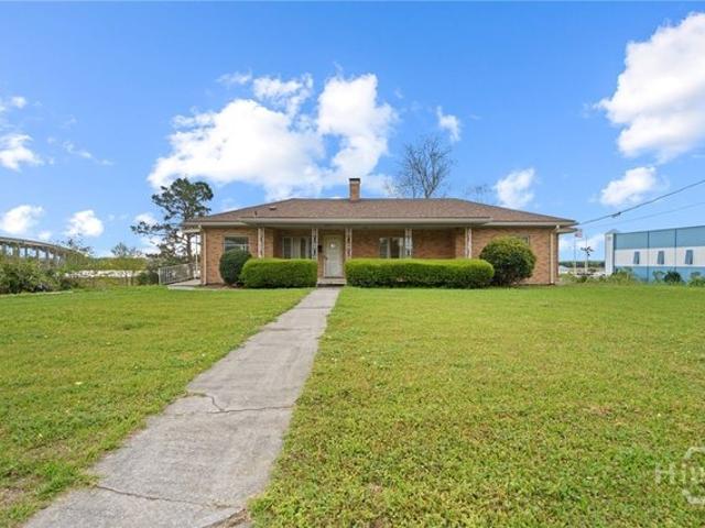 2704 River Dr, Savannah, GA 31404