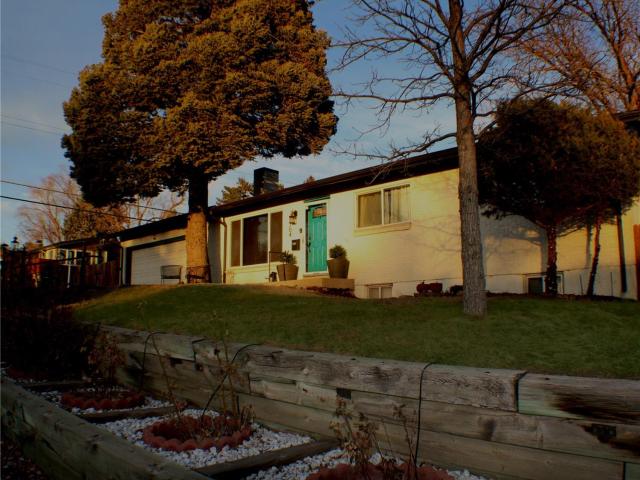 2704 S Zurich Court