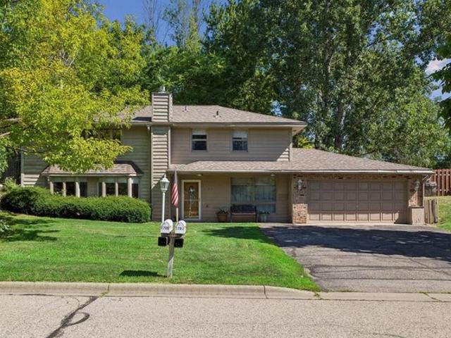 2704 Shawnee Ln, Burnsville, MN 55337