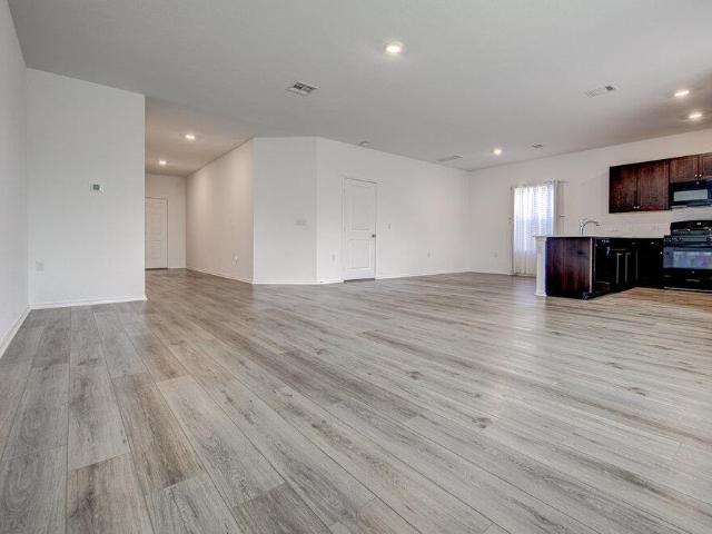 2704 Shimsham Dr