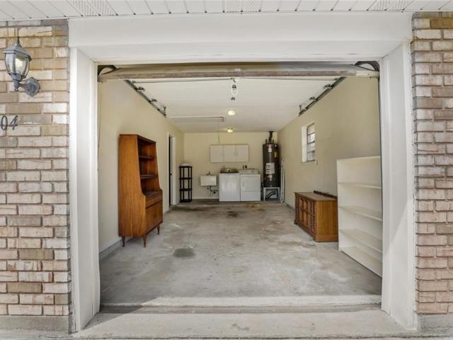 2704 Taft Park