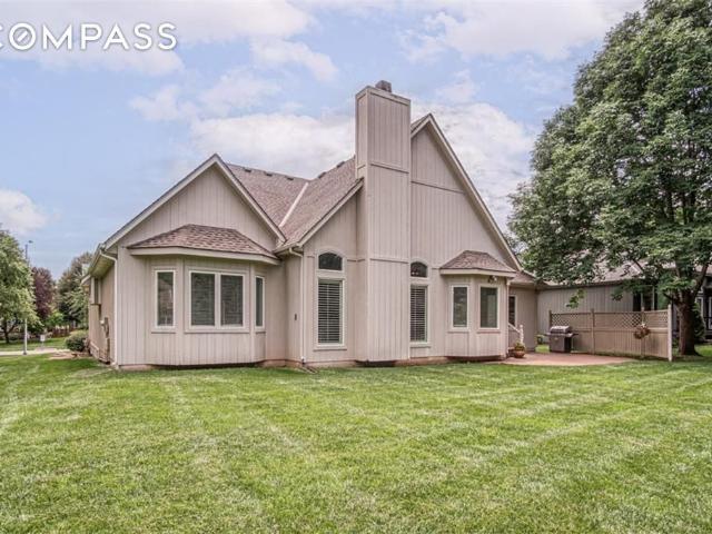 2704 W 137th Pl, Leawood, KS