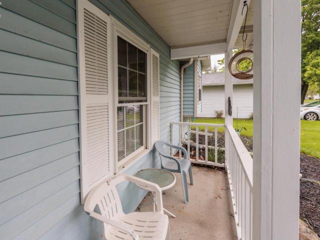 2704 W 39Th