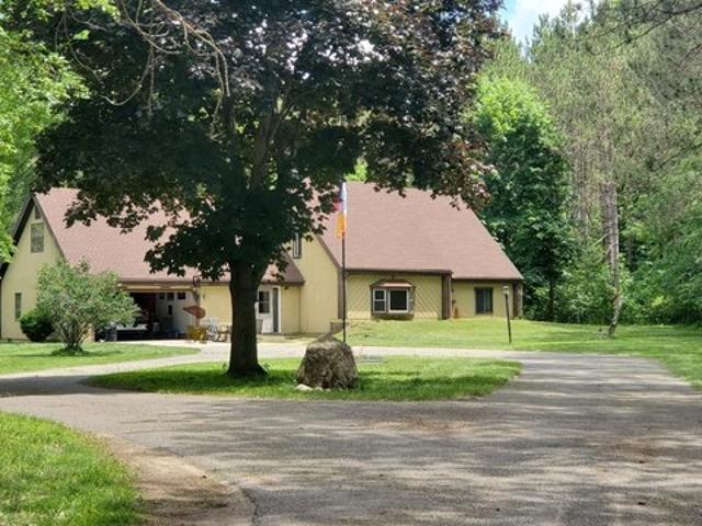2704 W Deerfield Rd, Mount Pleasant, MI 48858