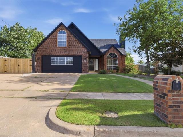 2704 W Montgomery St, Broken Arrow, OK 74012