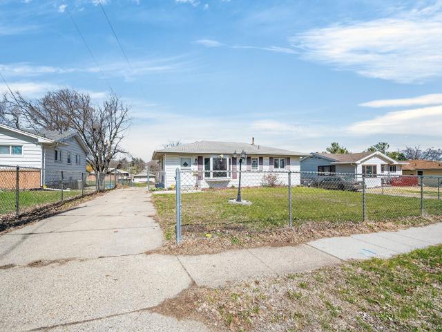 2704 Wedgewood Road