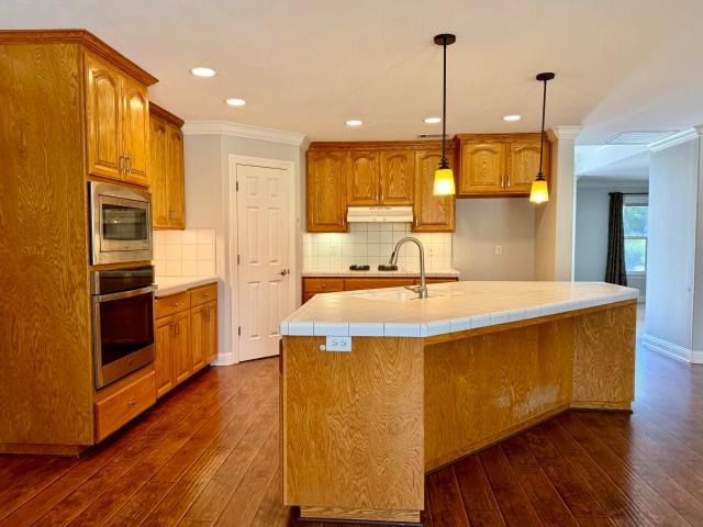 2704 Western Oak Drive
